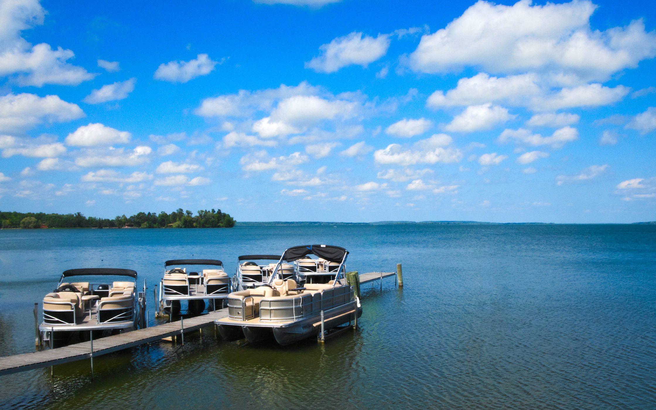 Door County Pontoon Boat Rental | Door County Boat Rental